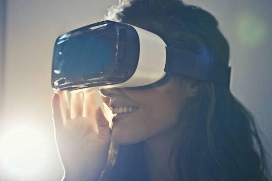 The 9 Best Virtual Reality Stocks To Buy Right Now!