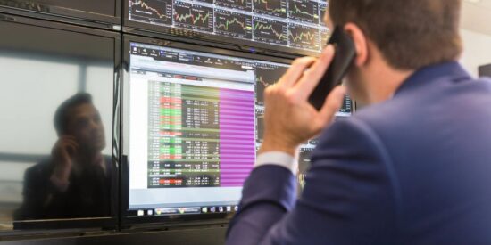 Asset Sale vs Stock Sale: Understanding the Key Differences and Impacts