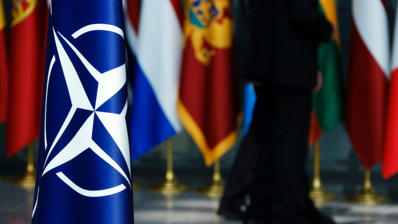 Sweden Seeks NATO Protection for Areas Near Russian Border