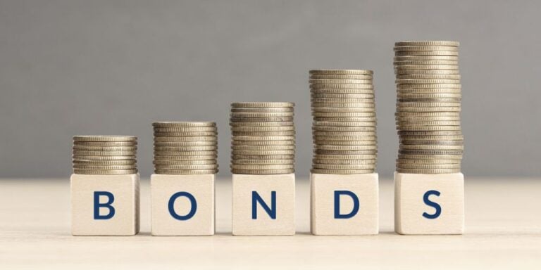 Secured vs Unsecured Bonds: An In-Depth Guide to Investment Strategies