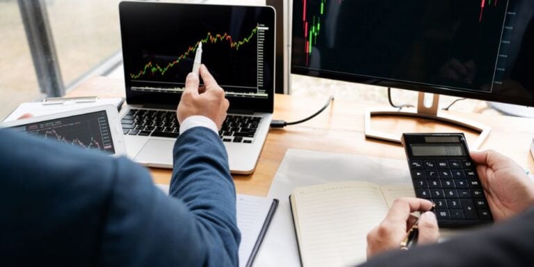 Strangle vs Straddle Option Strategy: Mastering Option Trading