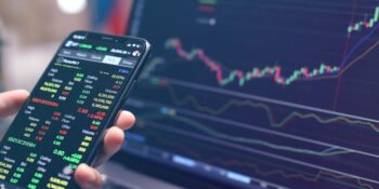 Long Put vs Short Put: An Easy Overview for Options Traders