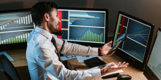 What Is the Point of Control in Trading? Strategies and Best Tips